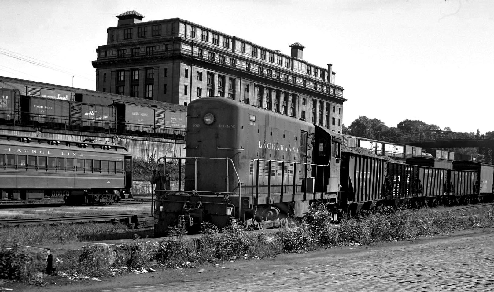 Lackawanna Alco HH660 409 Acquired by Genesee Valley Transportation ...